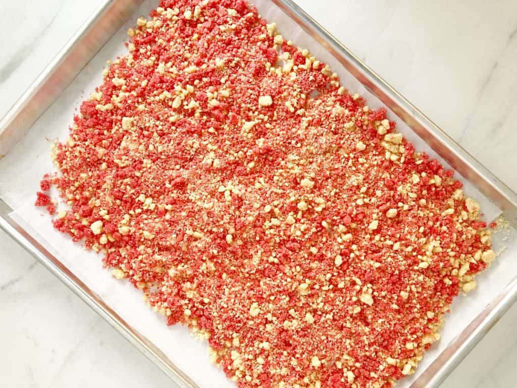 How To Make Strawberry Crunch Topping (3 Ways!!)